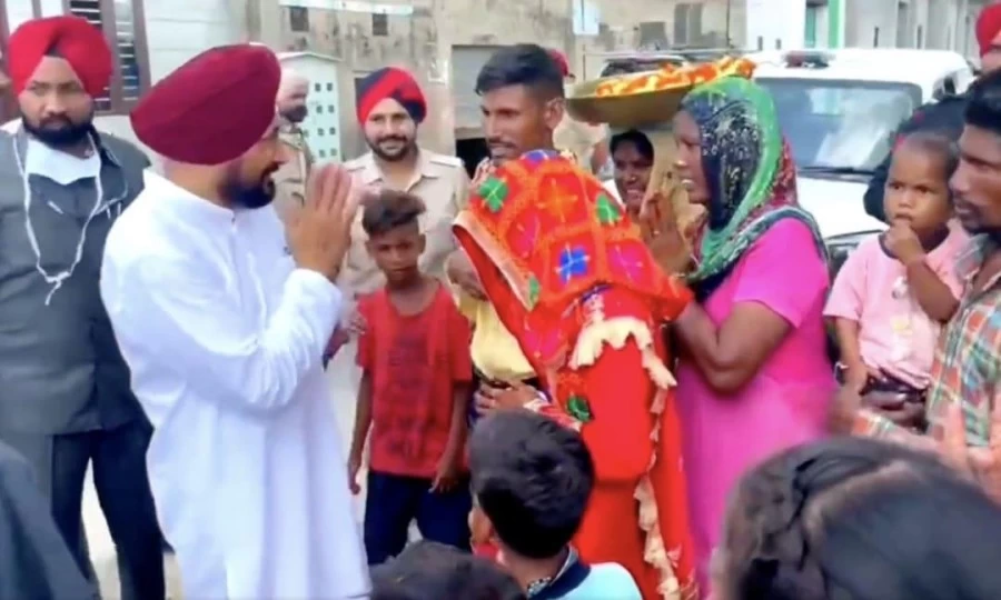 Punjab Chief Minister Channi makes a pit break in Bathinda to greet a ...